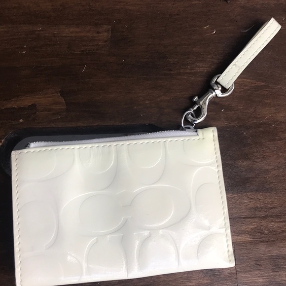 Coach | Accessories | Gently Used Coach Patent Coin Pursecard Holder ...